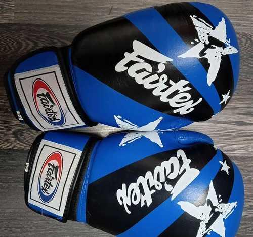 Боксерские перчатки Fairtex Nation Print