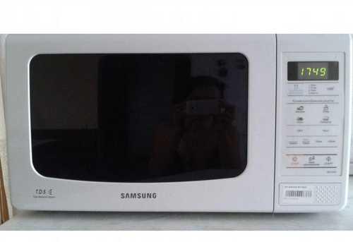 Микроволновая печь Samsung me733kr
