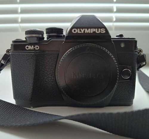 Olympus OM-D E-M10 II