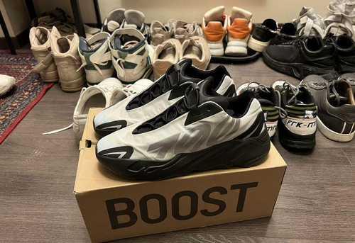 Adidas Yeezy Boost 700 mnvn "Blue Tint"