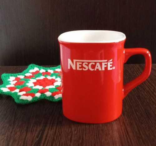 Красная фирменная кружка Nescafe 400 мл