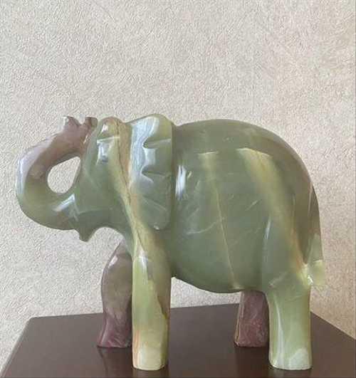 Статуэтка слон из оникса