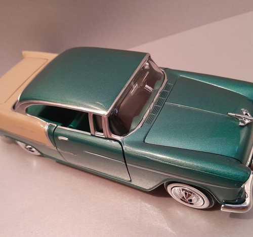 Коллекционная машинка,металл,Chevrolet 1955г
