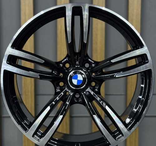 Литые диски на BMW в стиле 437 М R19