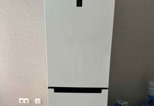 Холодильник бу indesit DF5180W