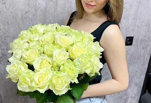 31 белая роза White Naomi 70см
