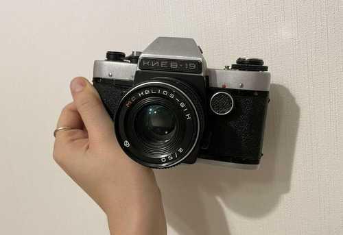 Плёночный фотоаппарат Киев-19 с объективом