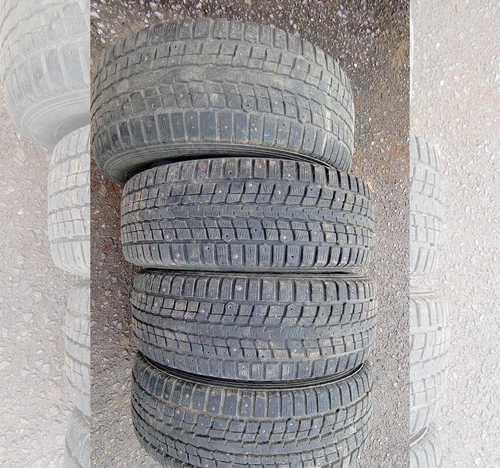 Dunlop SP Winter Ice 01 205/60 R16