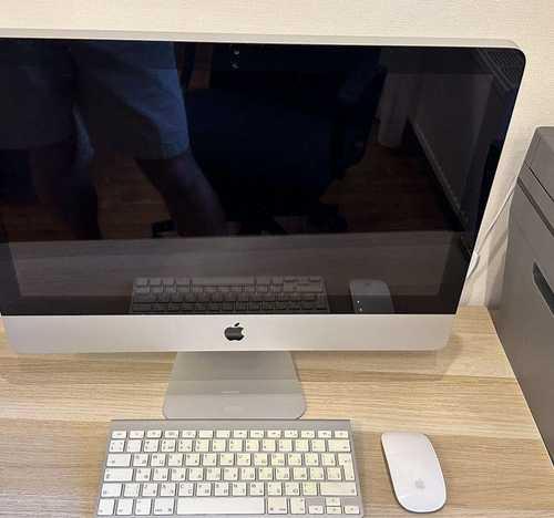 Apple iMac 21.5 Mid 2010