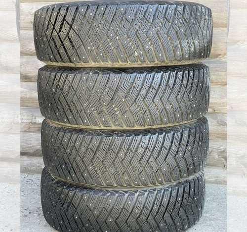 Goodyear UltraGrip Ice Arctic SUV 215/65 R17 99T