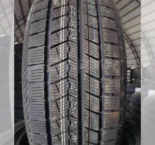 Roadmarch Snowrover 868 225/65 R17 102H
