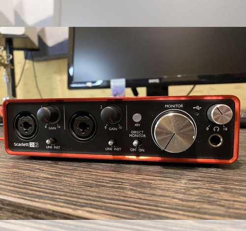 Звуковая карта focusrite 2i2