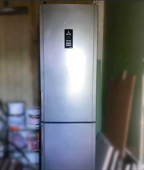 Холодильник Hotpoint Ariston (под ремонт)