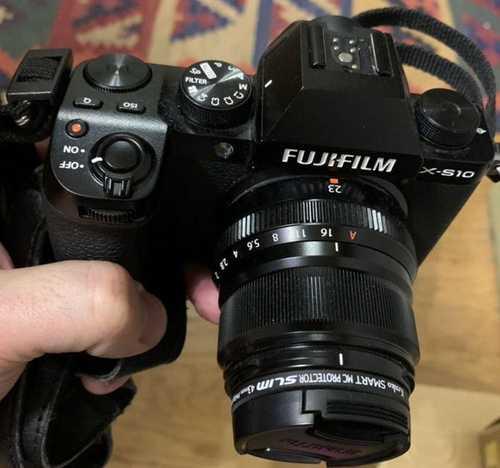 Фотоаппарат Fujifilm x-s10 с объективом 23 mm