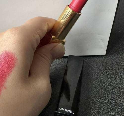 Губная помада Chanel Rouge allure