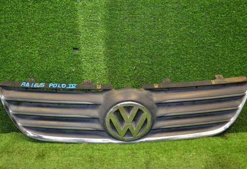 Решетка радиатора Audi / VW Поло 4