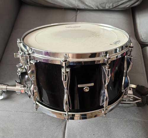 Yamaha RSD088 Custom 8x14 Snare Drum Black Rainbow