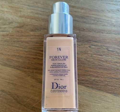 Тон от Dior 1N (оригинал)