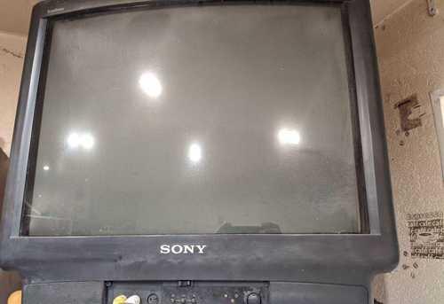 Винтажный телевизор Sony Trinitron 93 года