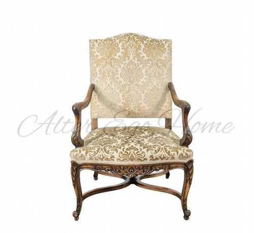 Кресло с фигурной проножкой 1880-х гг