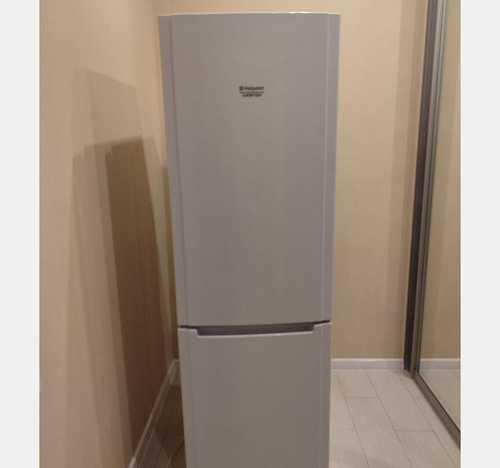 Холодильник hotpoint ariston бу