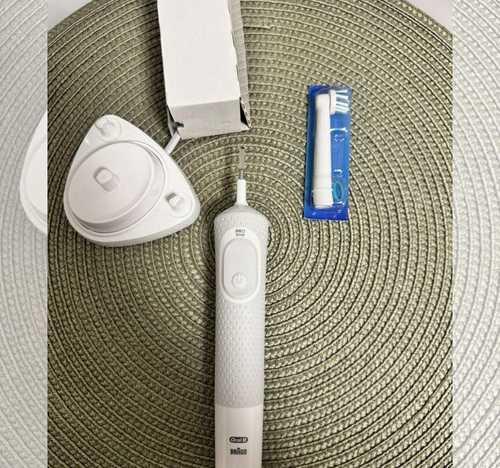 Электрическая зубная щетка oral-b vitality pro