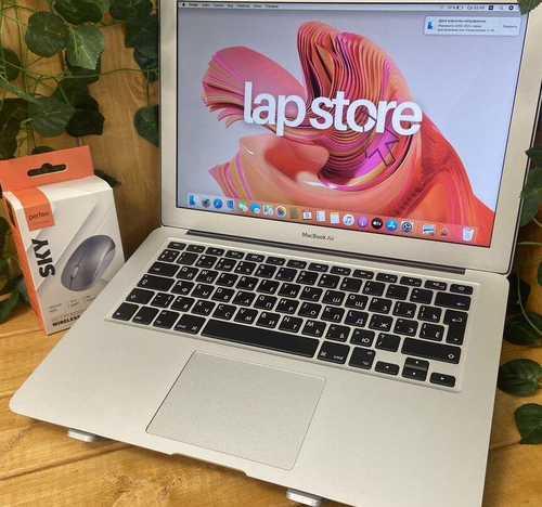 Свежий Apple MacBook Air 13 i5/4gb/SSD