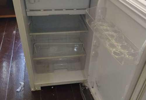 Холодильник на запчасти Бирюса