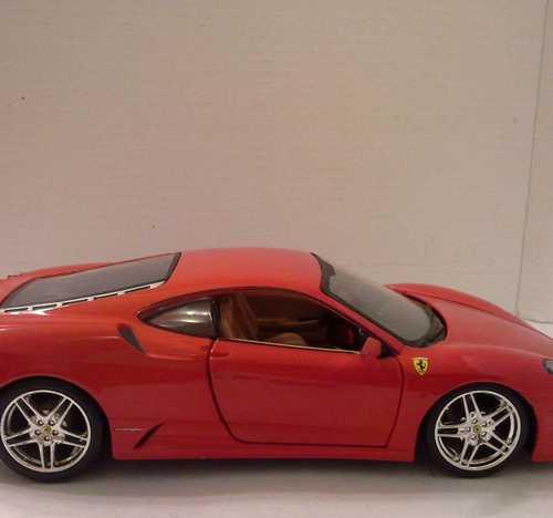 Модель Ferrafi F430 1:24 maisto