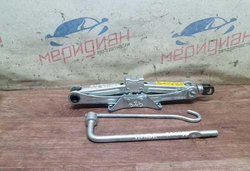 Домкрат Honda Accord viii 2009