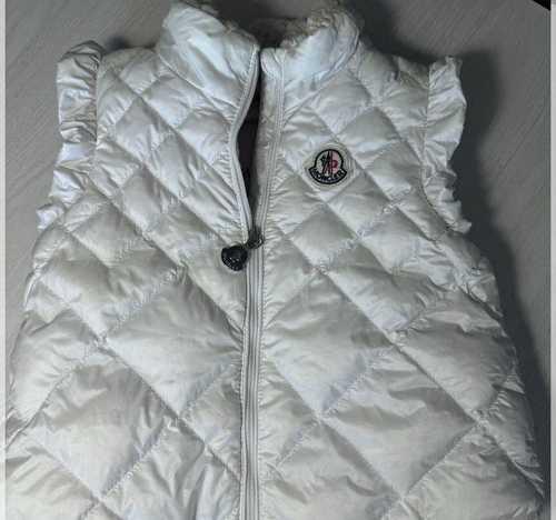 Жилетка пуховая moncler оригинал