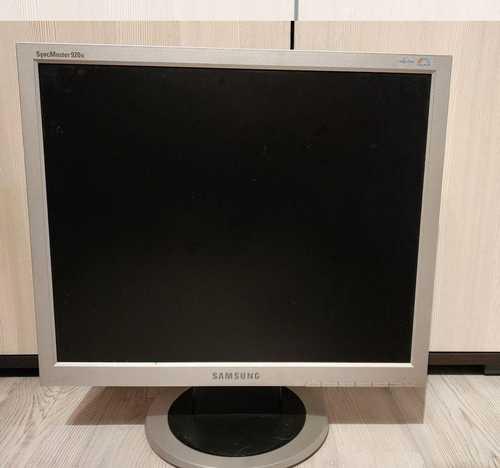 Монитор 19" Samsung 920N