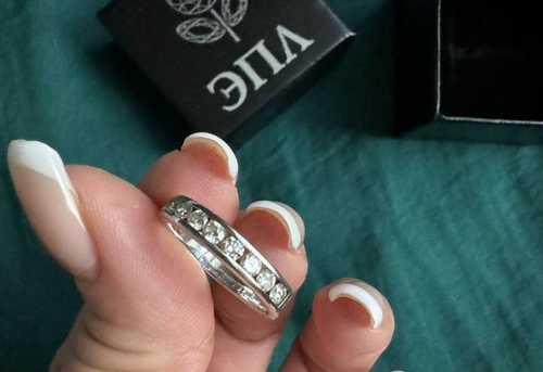 Кольцо из белого золота с бриллиантами эпл