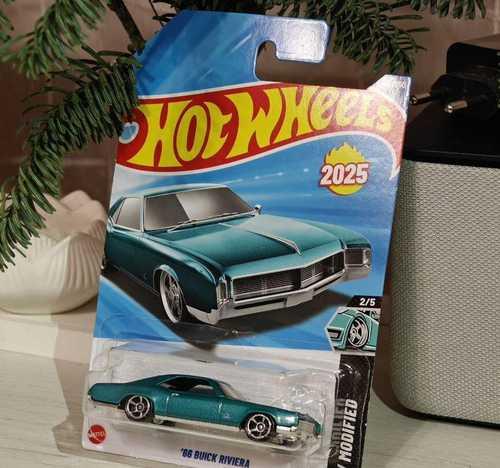 Hot Wheels Buick Riviera