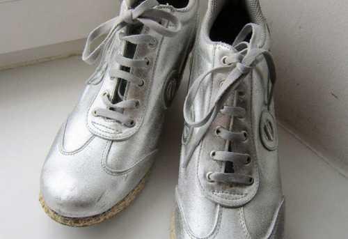 Туфли кроссовки сникеры 39 р серебро