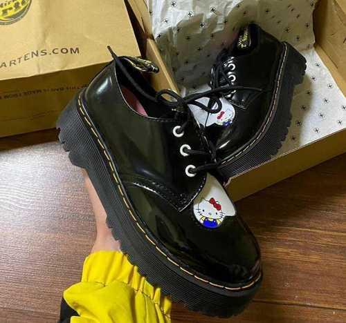 DR Martens x Hello Kitty 37-41