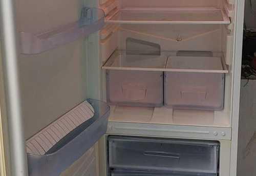 Холодильник двухкамерный Indesit привезу