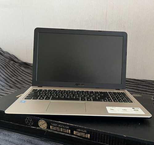 Ноутбук asus D540M