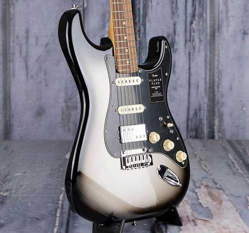 Fender Player Plus Stratocaster HSS PF slburst