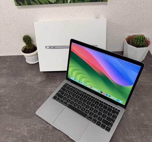 Apple MacBook Air 13 2018 8/128GB 215циклов