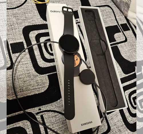 Смарт часы Samsung Galaxy Watch 4 44mm