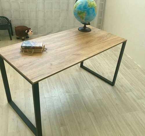Стол в стиле лофт