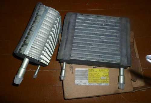 E9DZ 19860A Радиатор кондиционера Lincoln