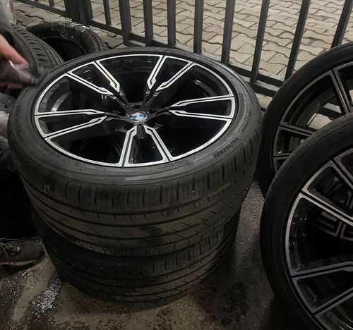 Колеса в сборе разноширокие r22 bmw x5/x6/x7