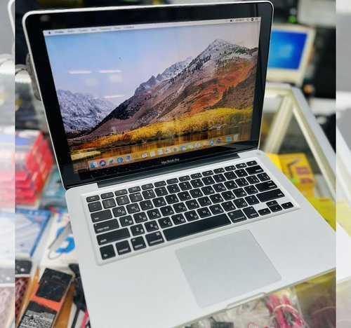 Apple macbook pro 13" i7 256gb ssd