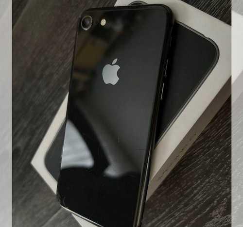 iPhone 8, 64 ГБ