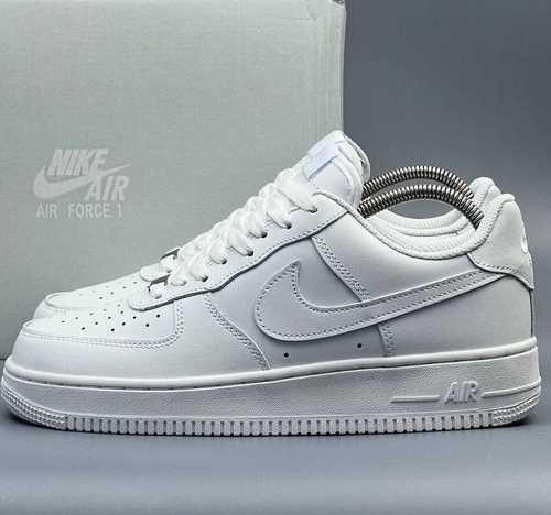 Кроссовки Nike Air Force белые