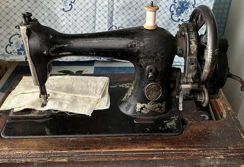 Винтажная швейная машинка silberberg
