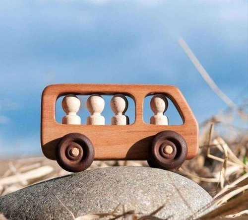 Игрушка деревянный автобус новый