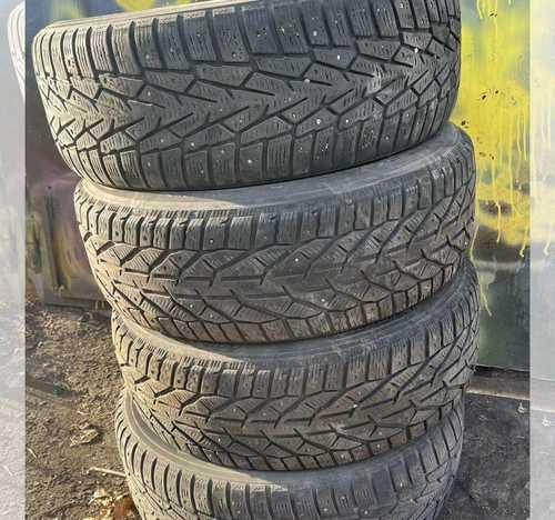Kormoran SUV Stud 215/65 R16 102T